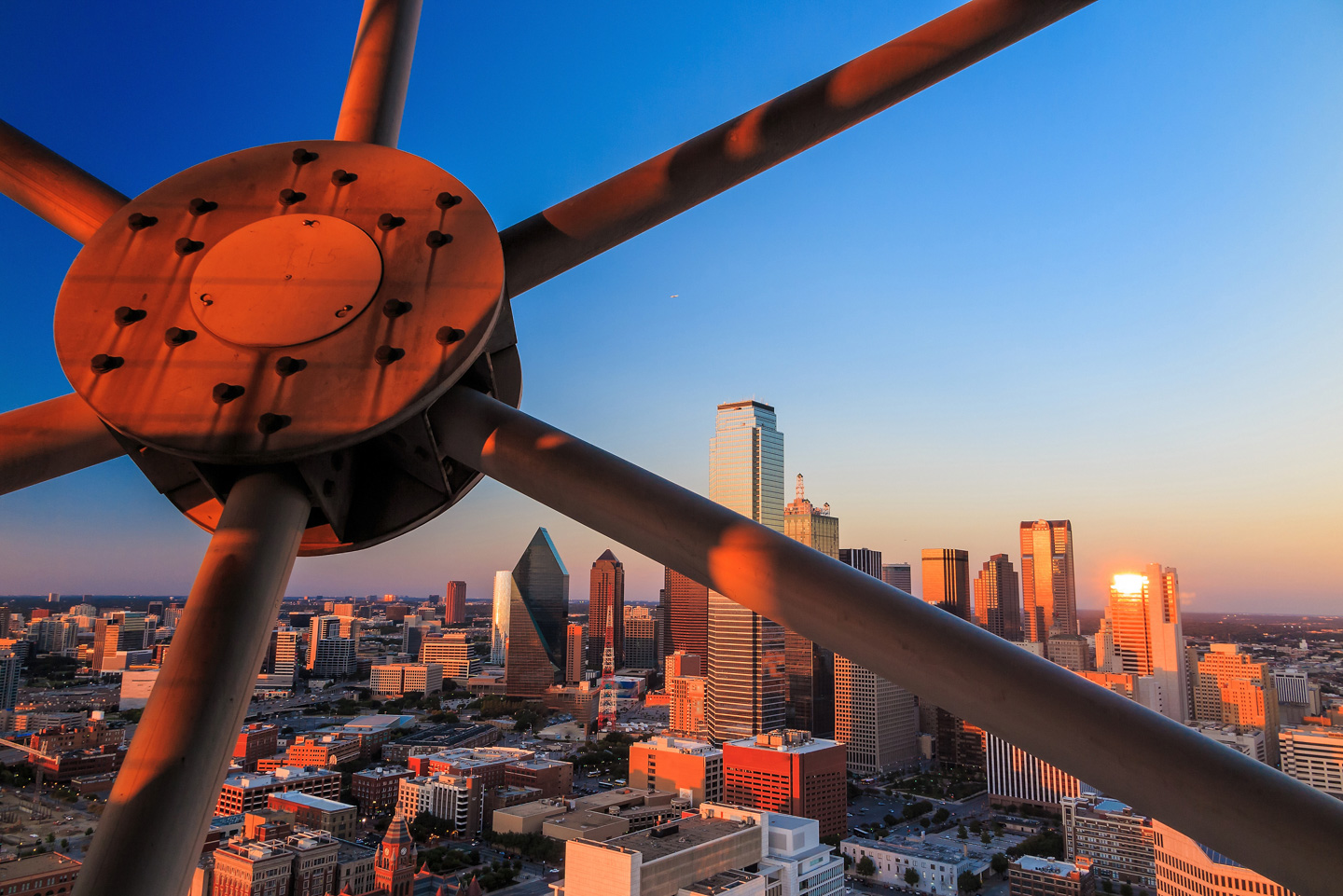 Reunion Tower - 561' Observation Tower in Dallas, USA | WFGT